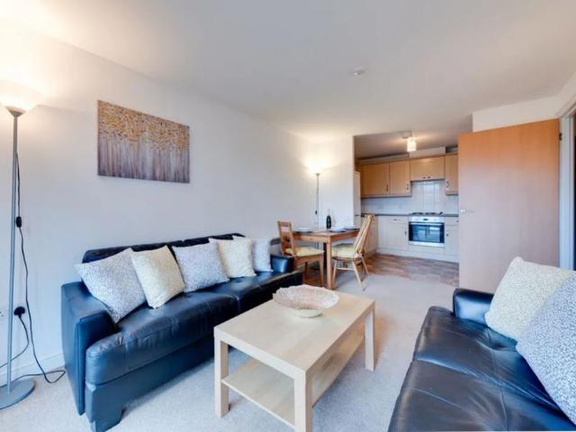 £385 p/w £1,668 pcm