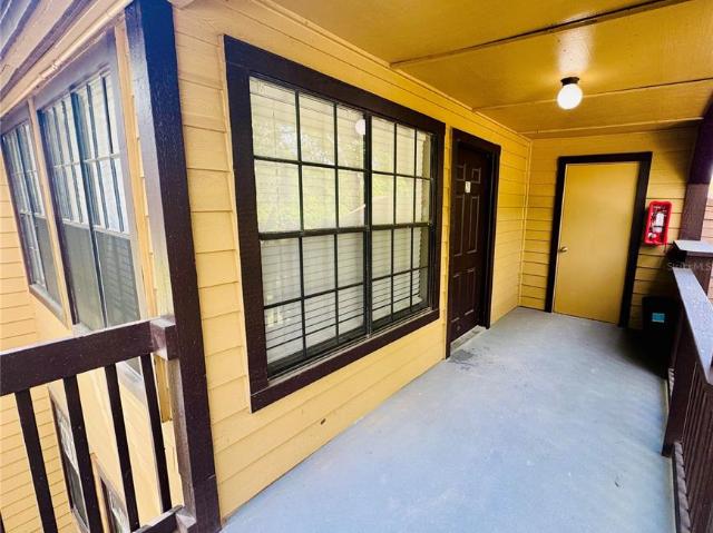 385 Woodside Dr, Unit 201, Altamonte Springs, FL 32701 | MLS #O6394 | Compass