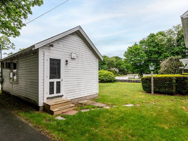 385 Ten Rod Road