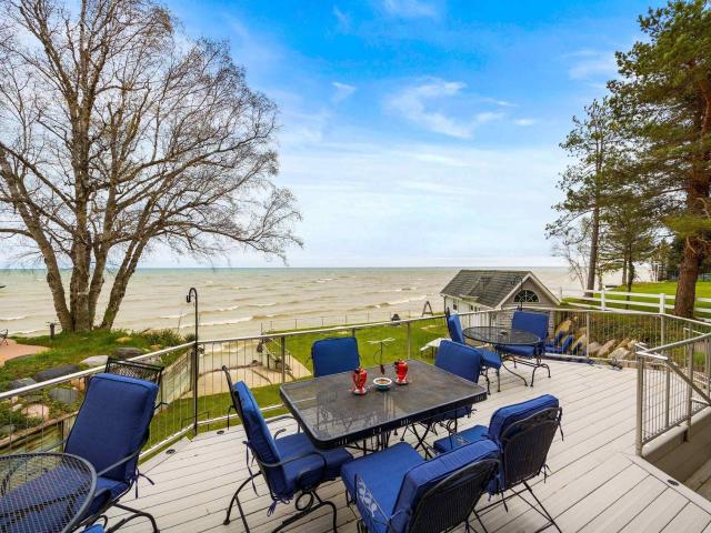 3864 Lakeshore Rd, Deckerville, MI