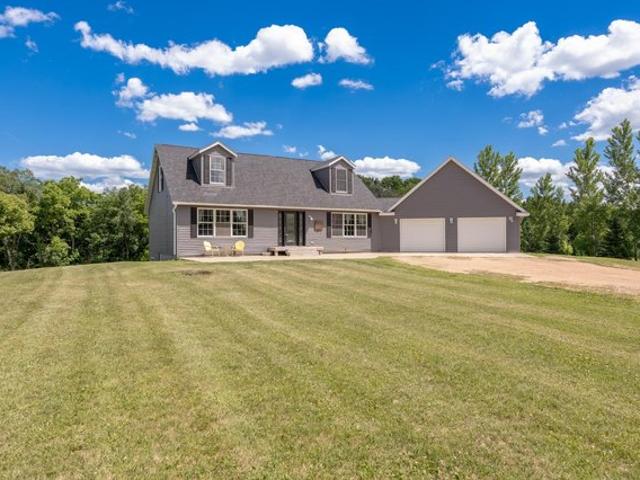 38653 Woodview Cir, Le Center, MN 56057