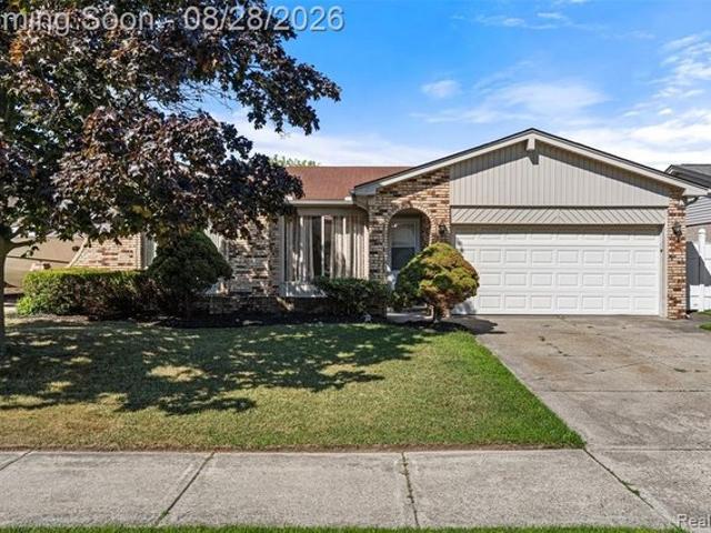 38653 Levisham Dr, Clinton Township, MI 48038