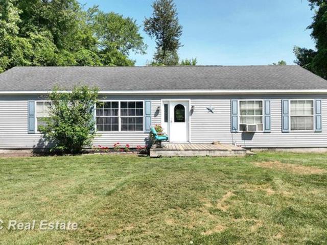 3865 Mushroom Rd, Caro, MI 48723