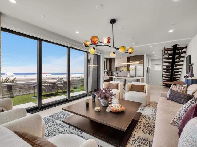 3865 Ocean Front Walk