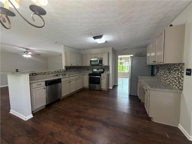 3865 Crescent Walk Lane