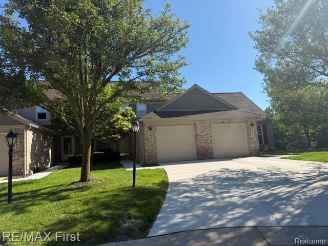 3865 Hunters Way Court