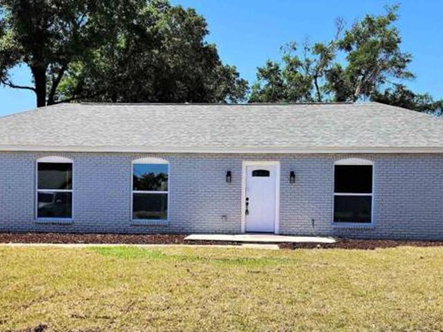 3865 Kingsberry Dr, Pensacola, FL 32504