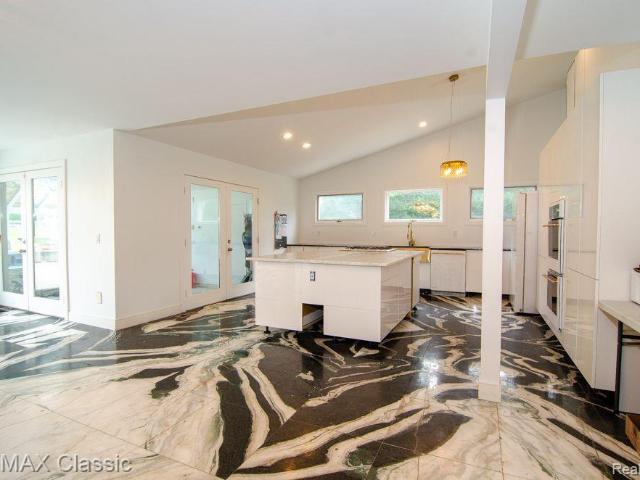 3865 stonecrest road