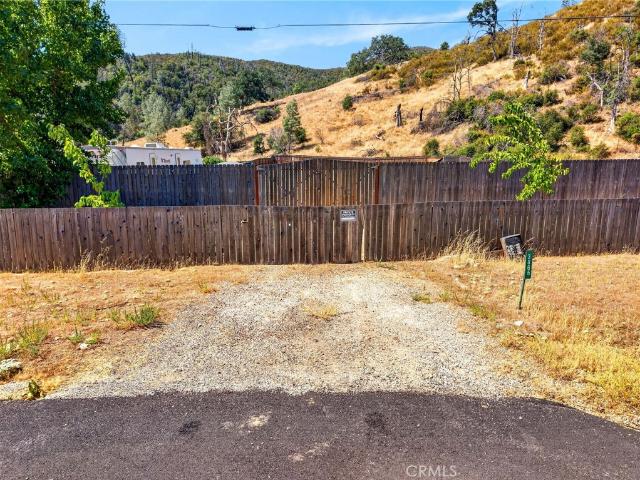 3865 Spring Valley