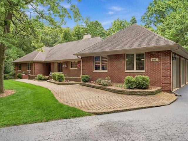 3867 Nutcracker Ct, Oxford, MI 48370