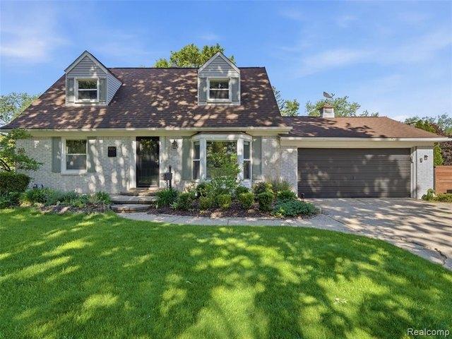 3867 Percy King Rd, Waterford Township, MI 48329