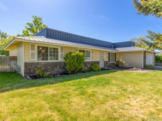 3867 Rio Vista Way, Klamath Falls, OR 97603