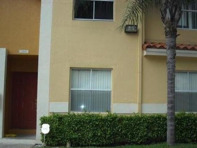3868 NW 90th Ave, Sunrise, FL 33351