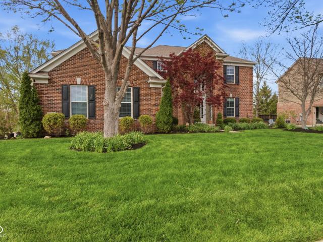 3868 Castle Rock Dr, Zionsville, IN 46077 | MLS #22095 | Compass