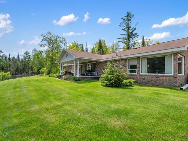 3869 Club Rd, Indian River, MI 49749