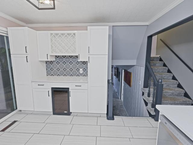 3869 Kingsway Drive