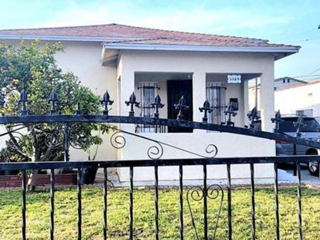 3869 W 132nd St, Hawthorne, CA 90250