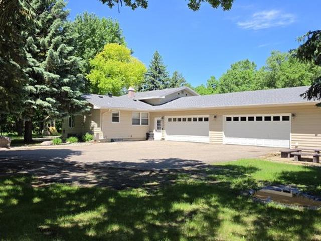 38608 th St, Aberdeen, SD 57401