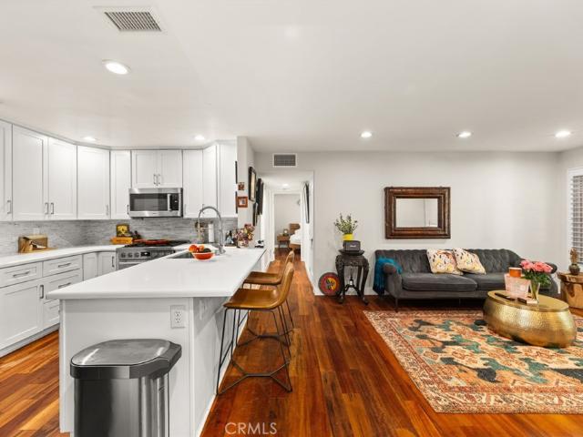 3860 Amberly