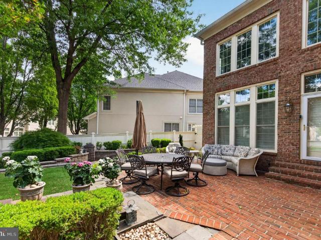 3860 Farrcroft Drive