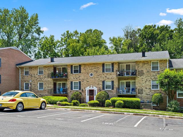 3860 Lyndhurst Drive # 101
