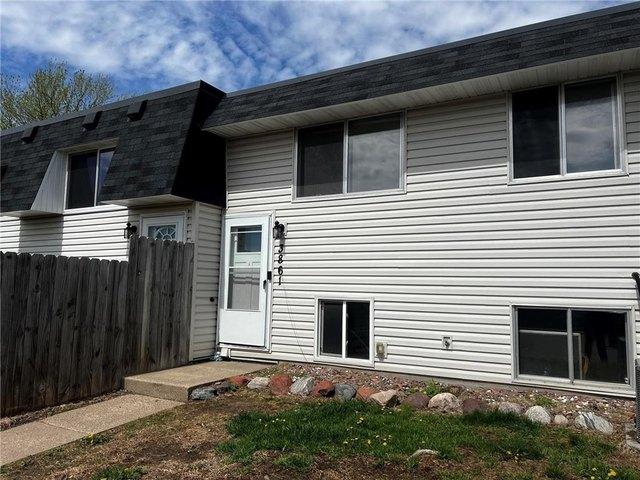 3861 Conroy Trl, Inver Grove Heights, MN 55076