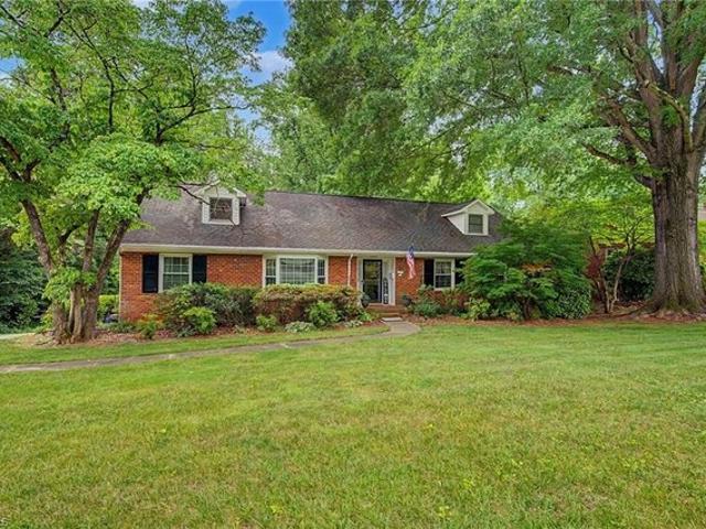 3861 Tangle Ln, Winston Salem, NC 27106