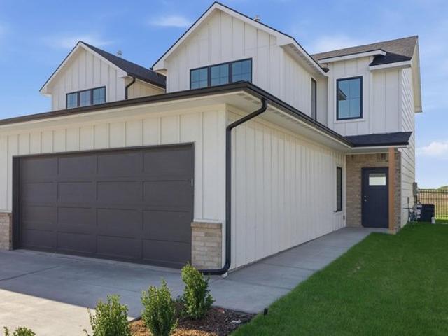 3861 W Longleaf St, Wichita, KS 67205