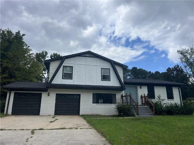 3862 Northstrand Dr, Decatur, GA 30035 | MLS #7742 | Compass