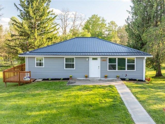 3862 State Route 31, Donegal, PA 15628