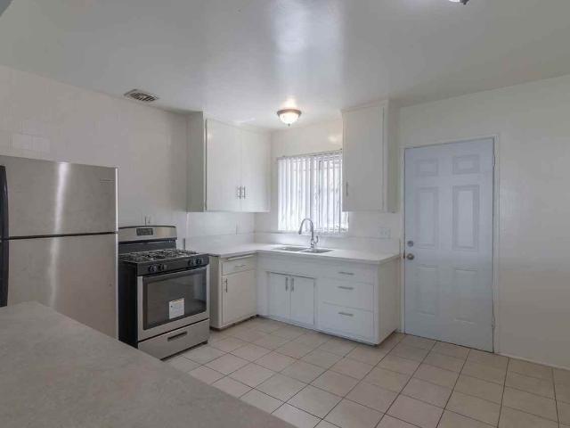 3862 S. Potomac Ave. 1 Bedroom Apartment for Rent at 3862 Potomac Ave, Los Angeles, CA 90008 Congress West