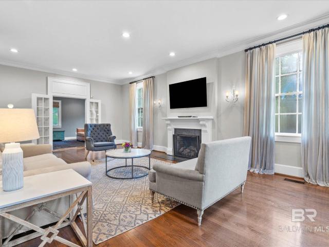 3863 Old Shell Road