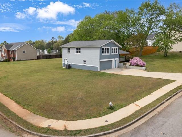 3863 Grist Mill Dr, Douglasville, GA 30135 | MLS #7749 | Compass