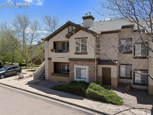 3863 Riviera Grove