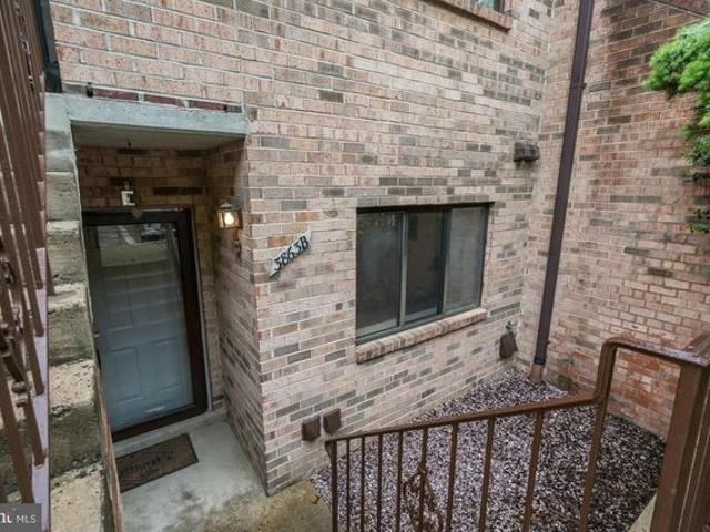 3863 Steppes Ct Unit B, Falls Church, VA 22041