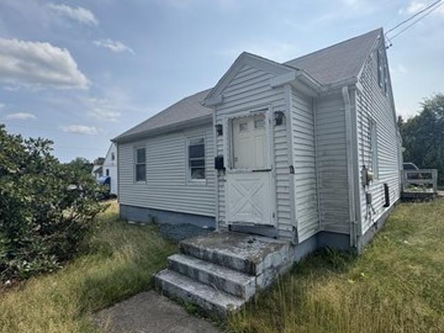 386 Bayonet St, New London, CT 06320