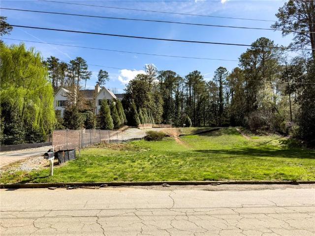 386 King Road NW