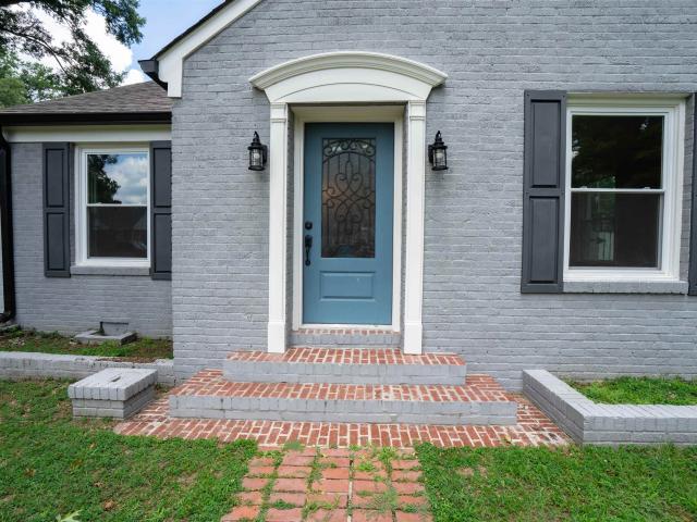 386 holmes cir