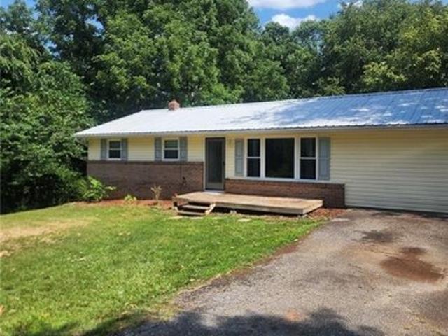 386 Otis Brown Dr, North Wilkesboro, NC 28659