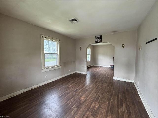 386 Leeland AVE