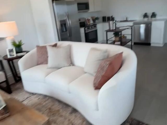 386 Lucia Way