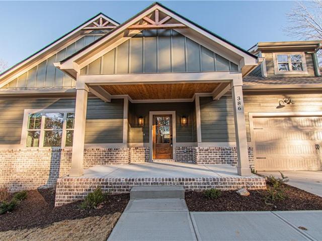 386 Mulberry Circle