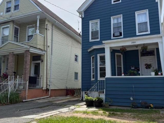 386 Summer Ave