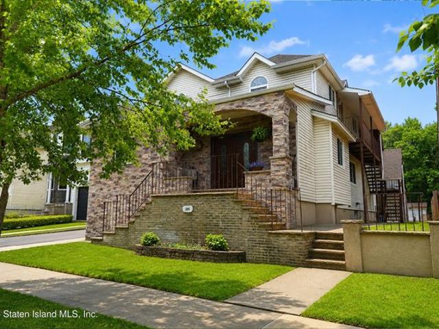 386 Page Ave, Staten Island, NY 10307