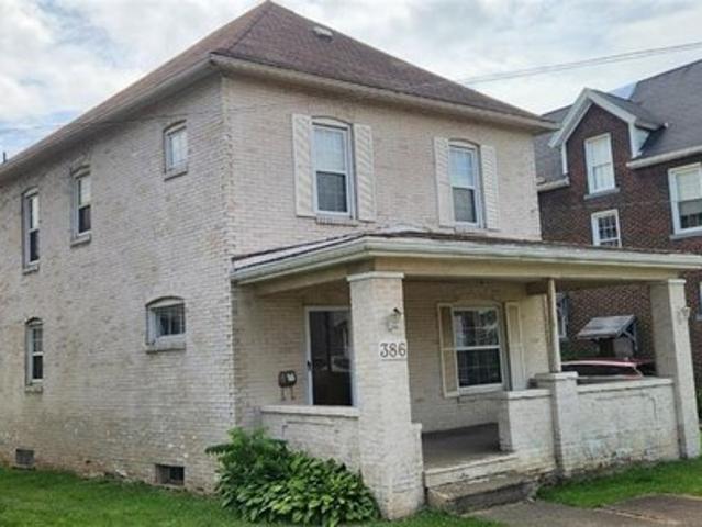 386 Pittsburgh Cir, Ellwood City, PA 16117