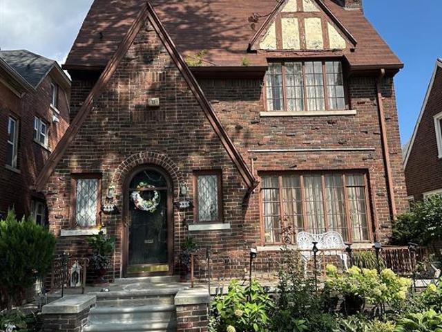 386 Piper Boulevard