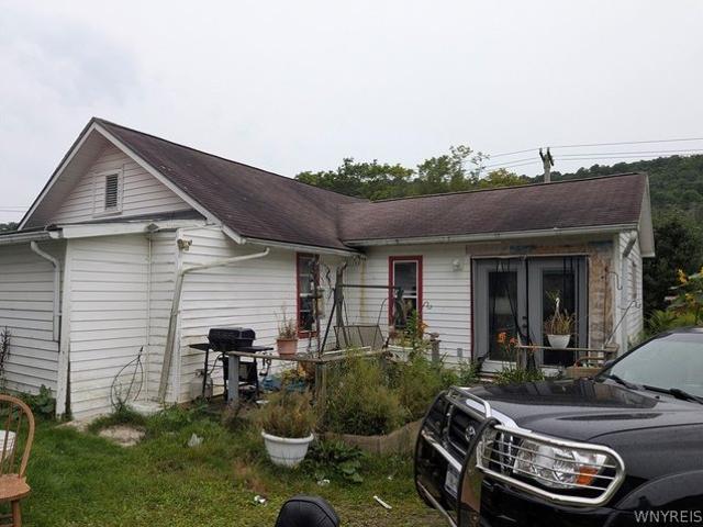 386 W Notch Rd, Bolivar, NY 14715