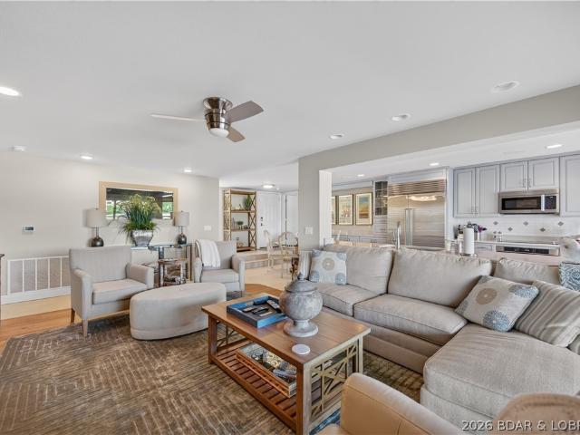 386 Waters Edge Dr 2B. 33 2B