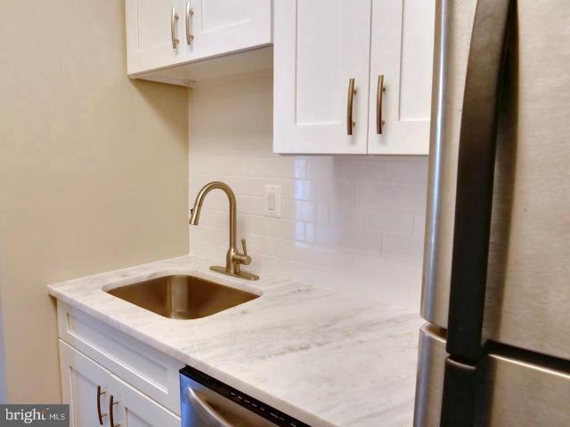 3874 Lyndhurst Drive # 302