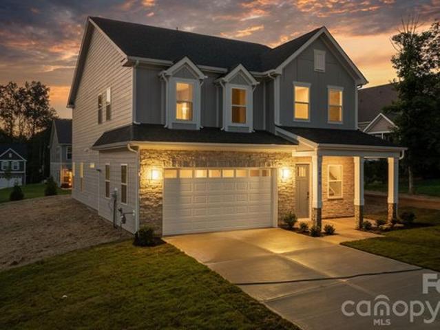 3875 12th Street Ct NE, Hickory, NC 28601